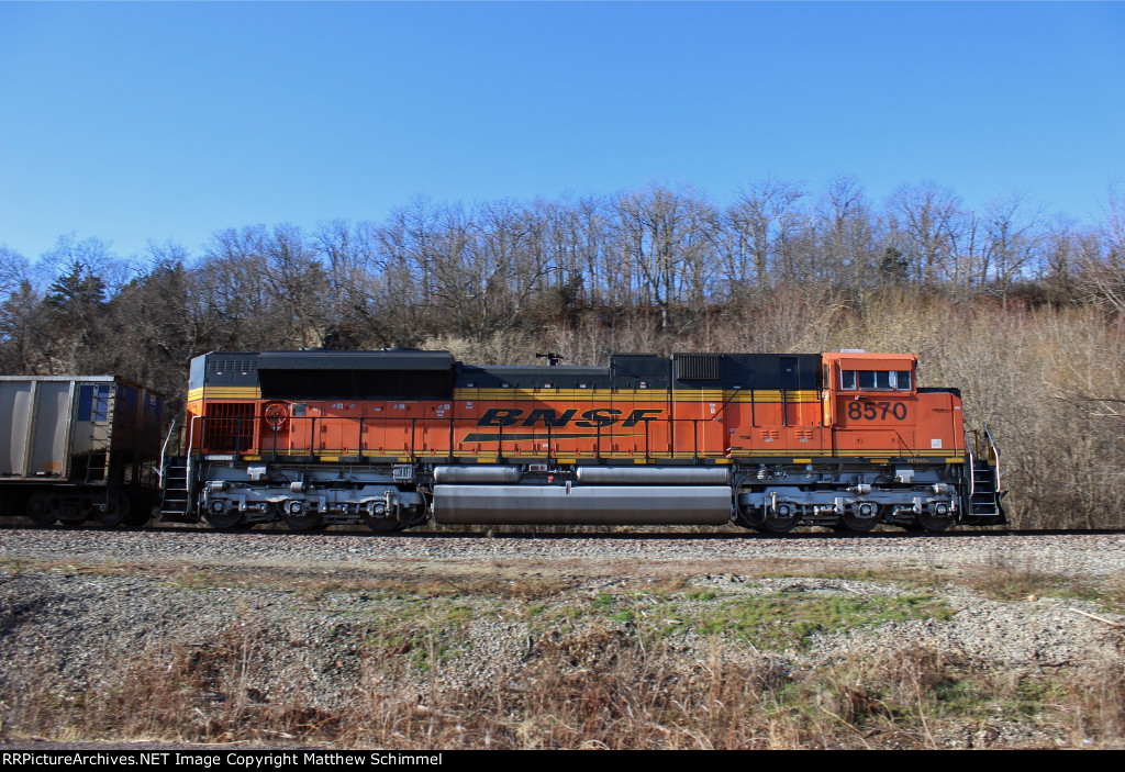 BNSF 8570 - DPU